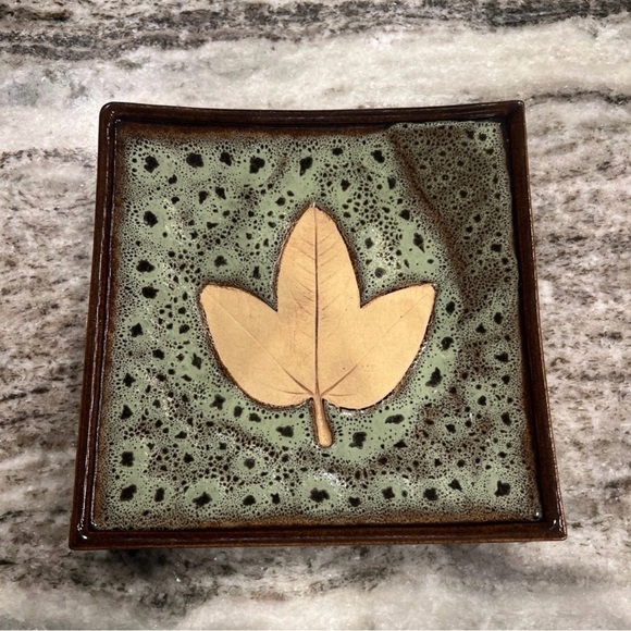 Source Unknown | Art | Pottery Leaf Design 8 Inch Tray | Poshmark
